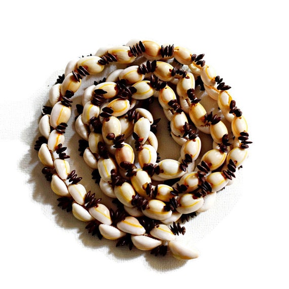 Cowrie Necklace - Real Shell & Ipil Ipil Seed - Vinta… - Gem