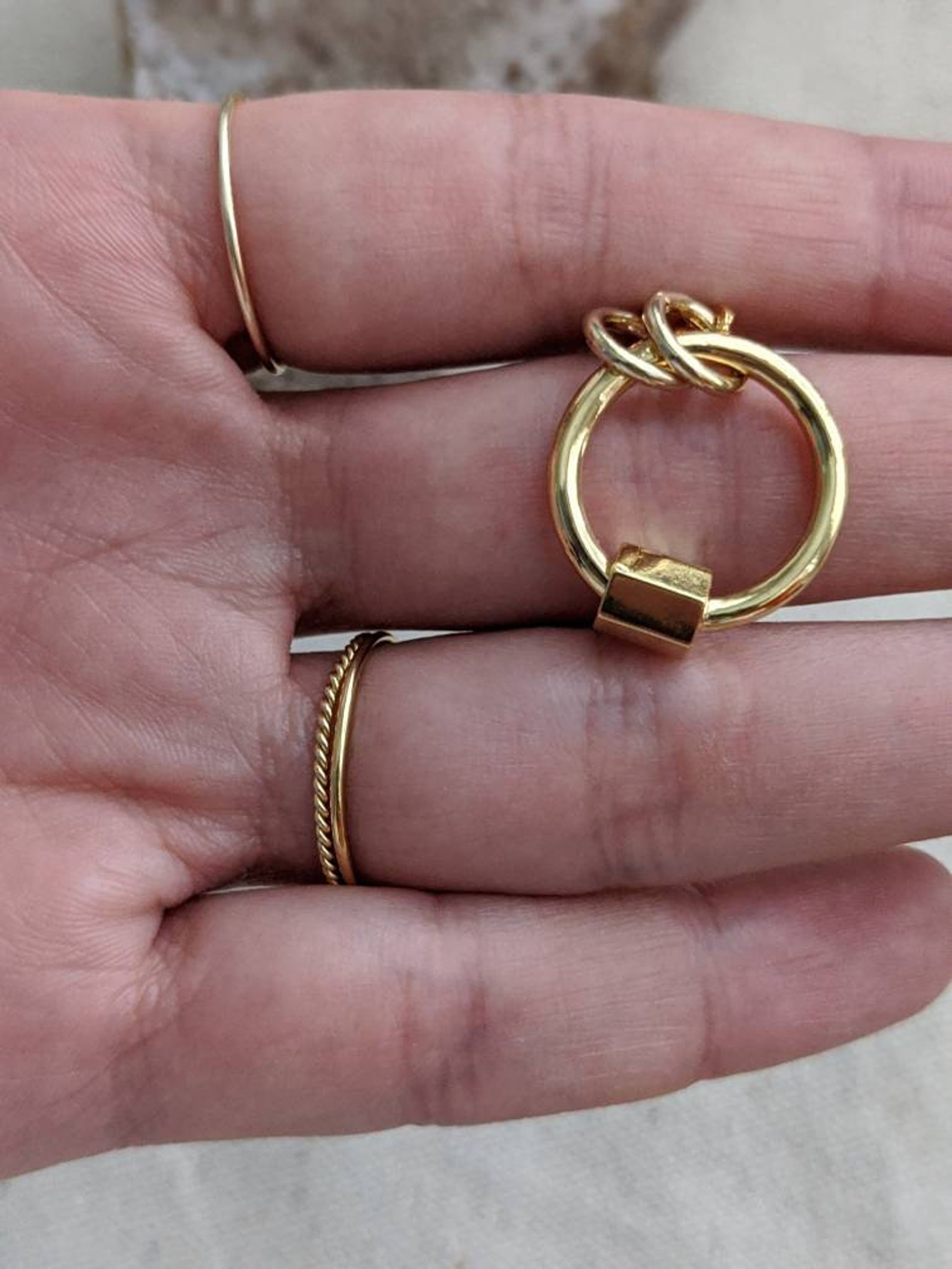 Circle Carabiner Necklace // Screw | Etsy