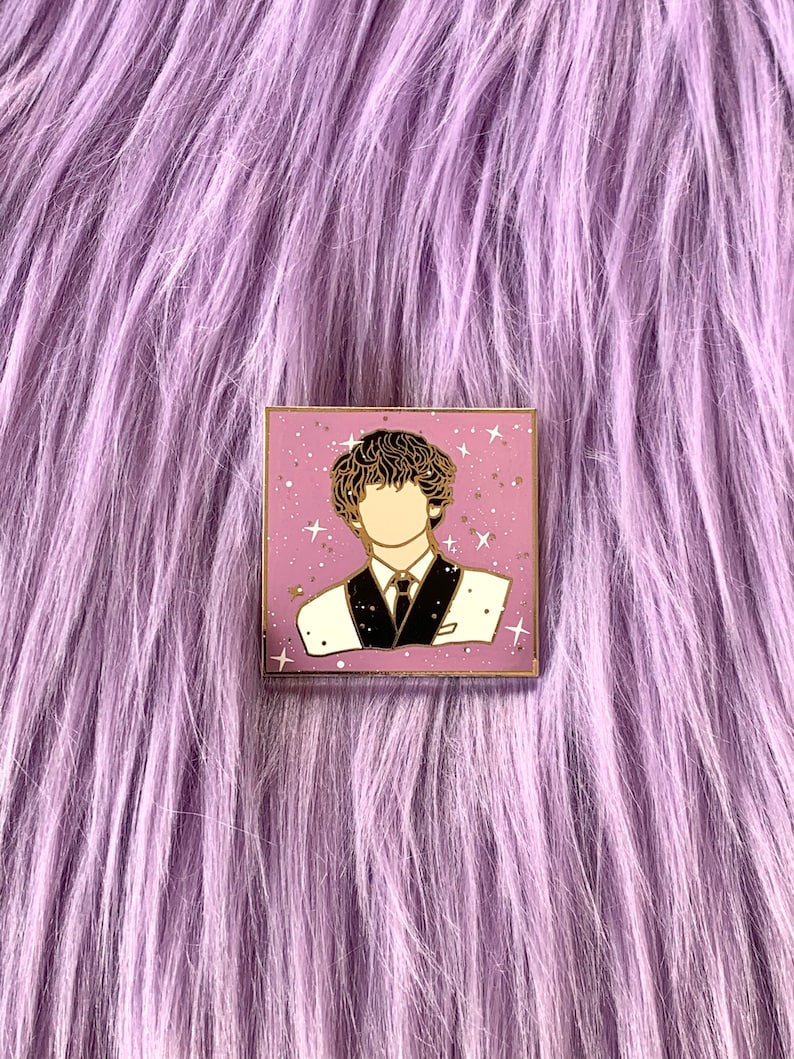 Jingle Ball Taehyung V BTS Pin Gift for Her Christmas Present Holiday ...