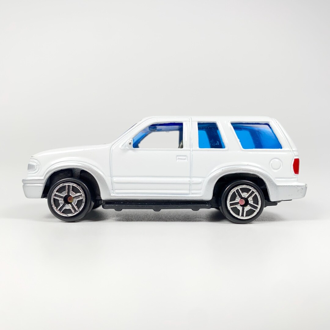 Rare Vintage Maisto Motormax White Ford Explorer SUV #6061 Diecast Car ...