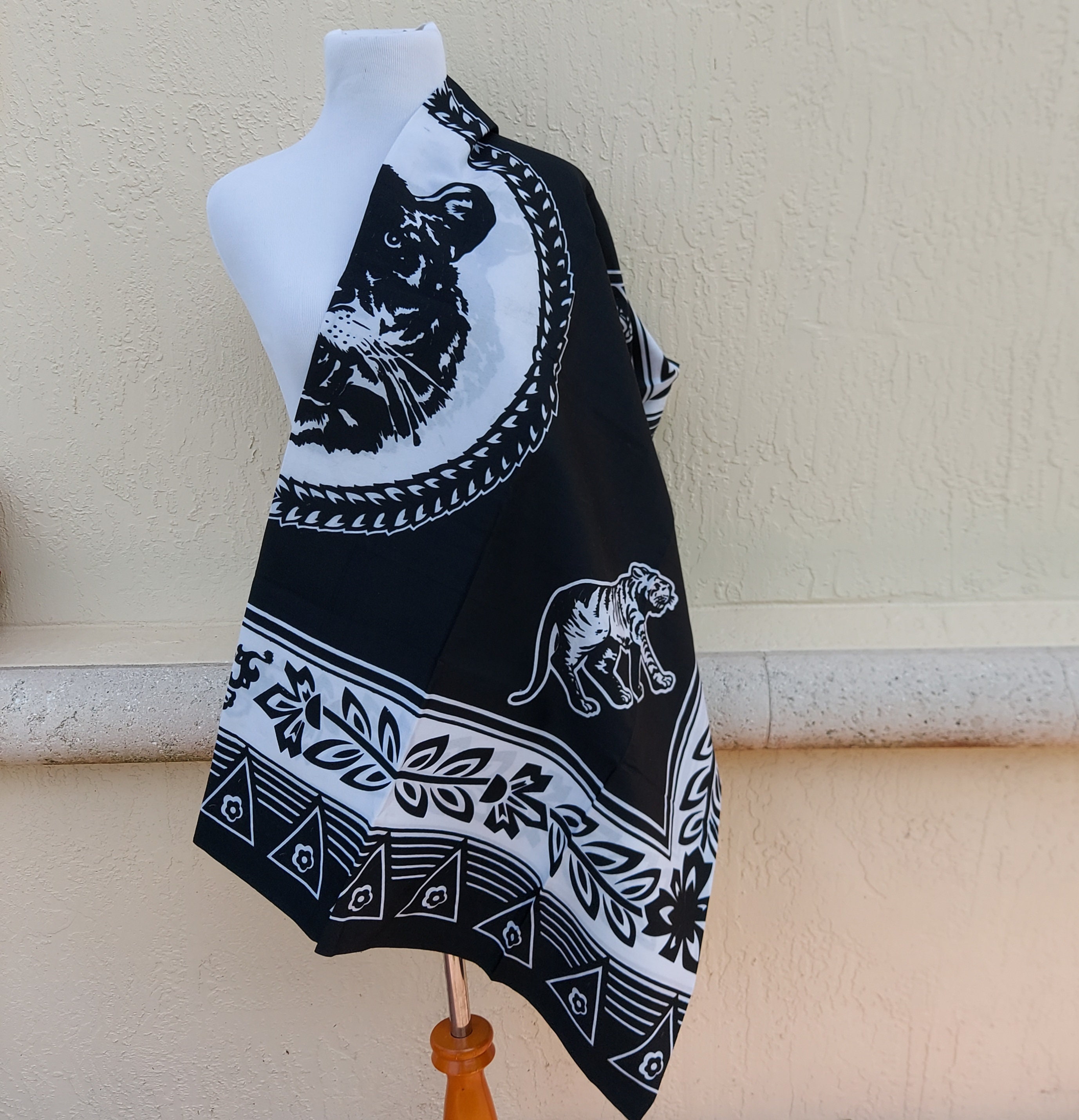 Black tiger face. Idlozi Fabric. African spirituality fabric. | Etsy