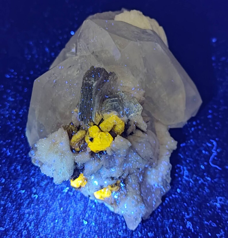 An Aesthetic Combo Specimen of Feldspar Muscovite, Quartz and Apatite ...