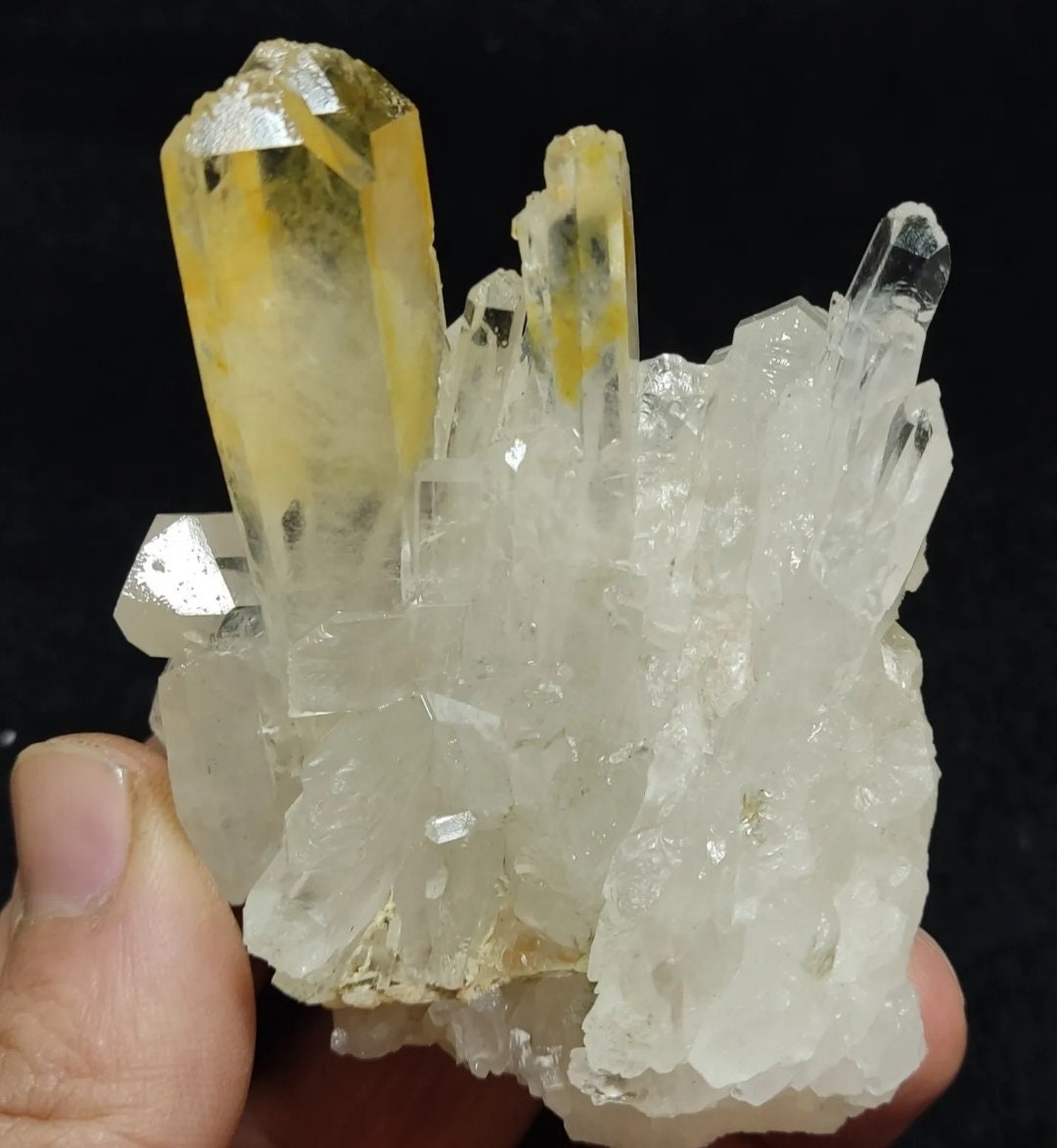 An Aesthetic Natural Beautifully Terminated Yellow Tips Quartz Cluster ...