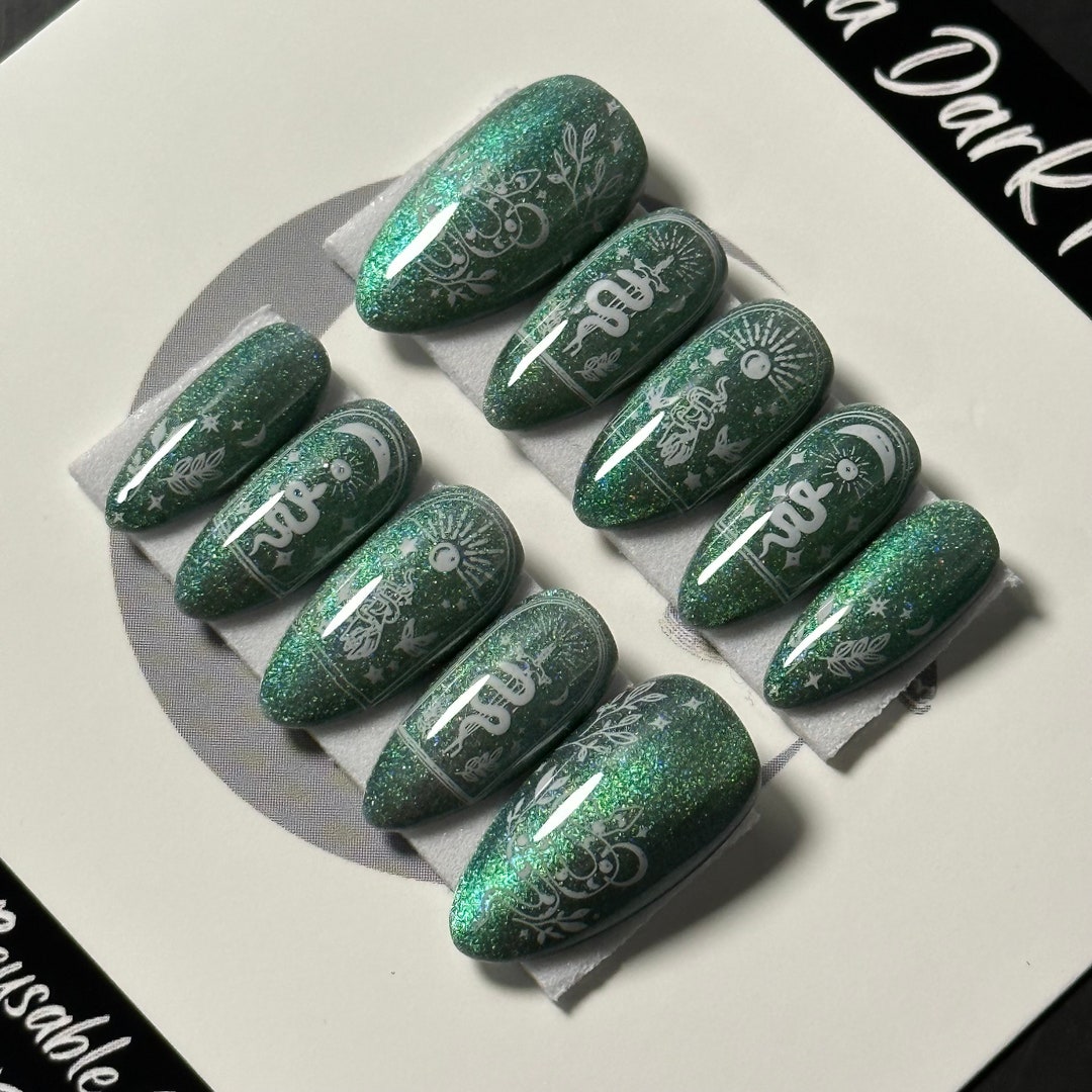 Stellar Snake, Green and White Snake Nails, Glitter Cat Eye Nails ...