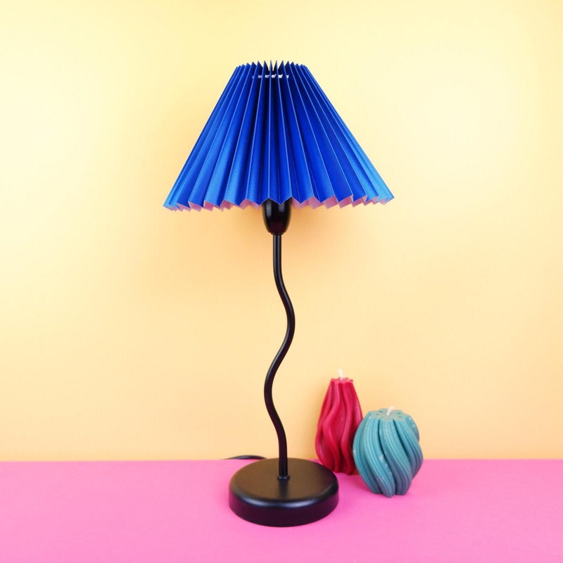 Squiggly Table - Etsy