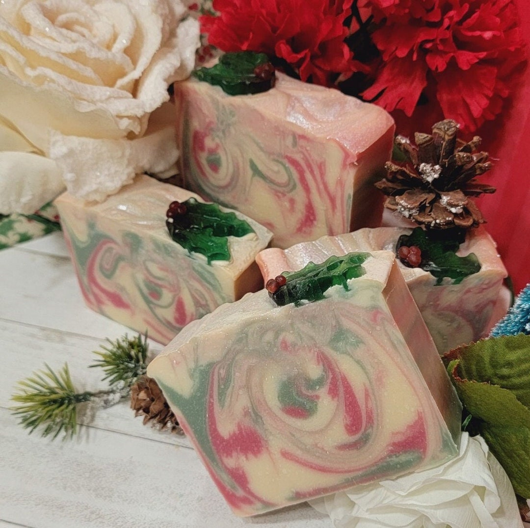 Holly Berry Spice Soap / Holly Berry Soap / Yule Soap / Winter Holiday ...