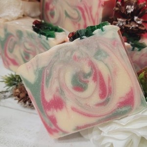 Holly Berry Spice Soap / Holly Berry Soap / Yule Soap / Winter Holiday ...