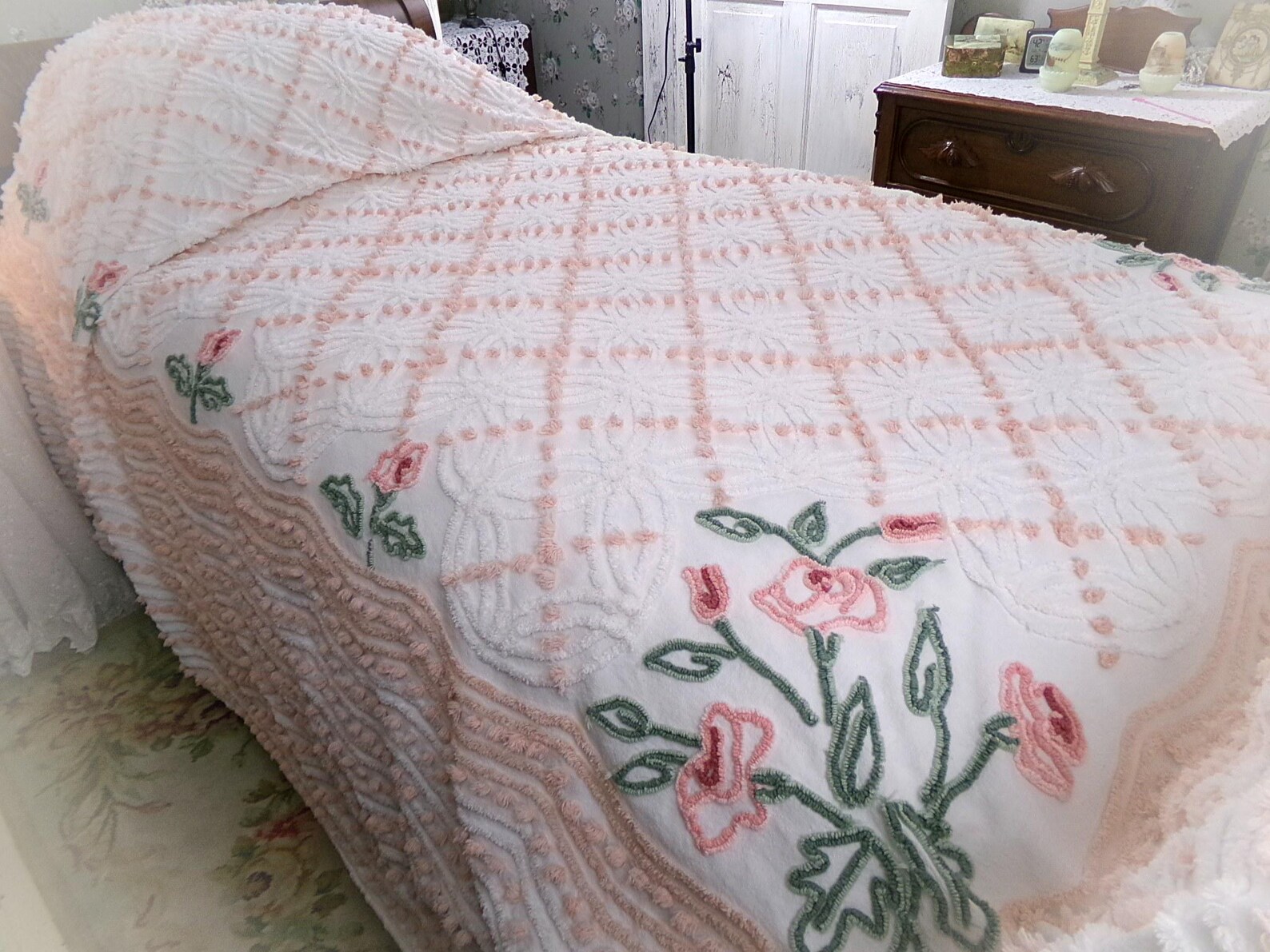 Vintage Summer Romance Chenille Bedspread, Pink Roses on White Cotton ...