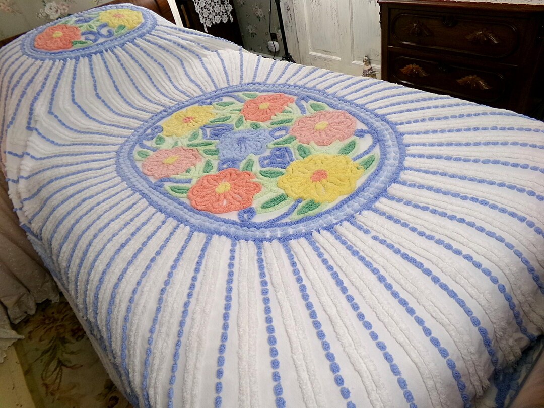Vintage Full Size Chenille Bedspread in Blue & White Colorful Cameo ...