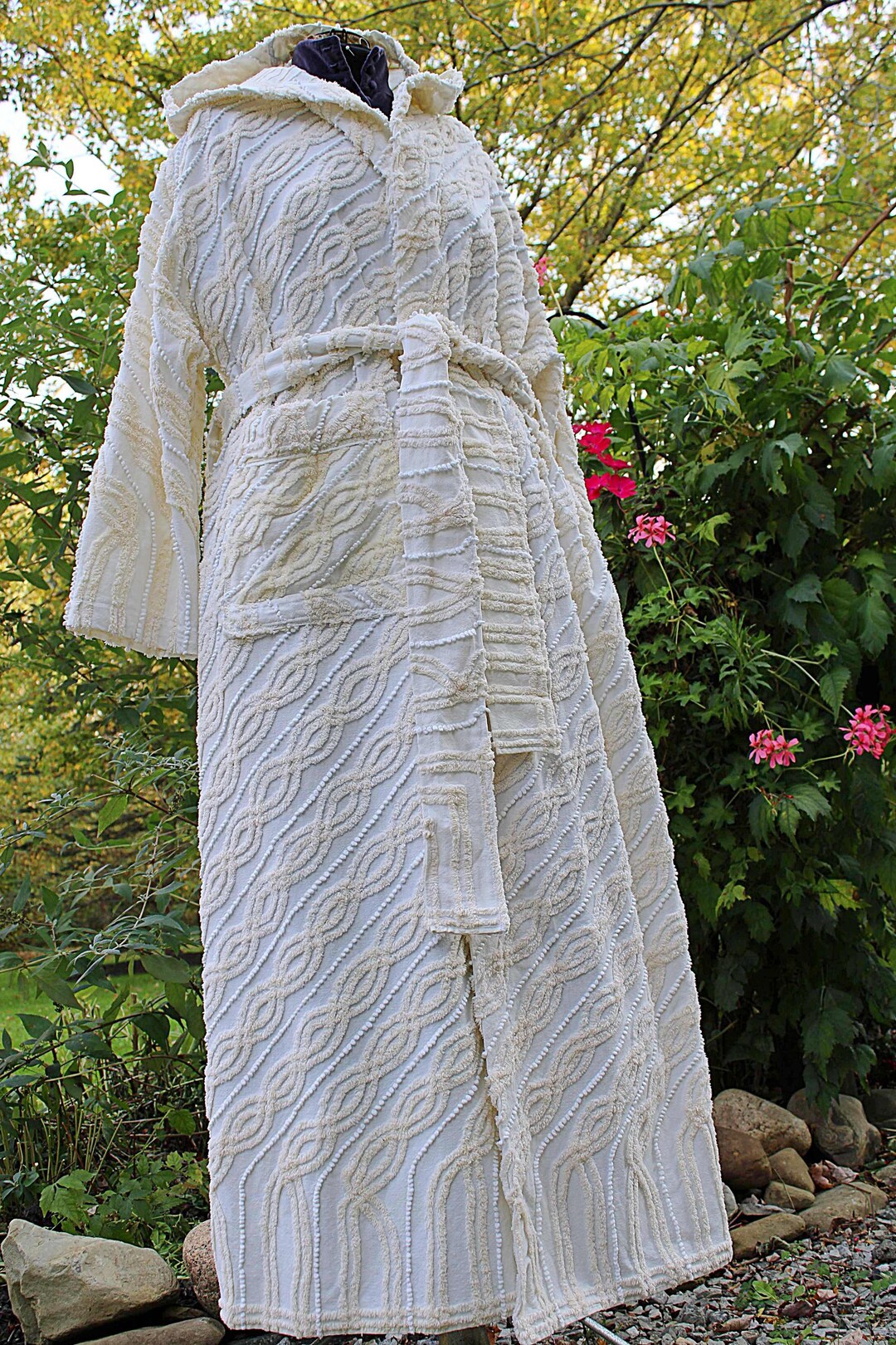 Cottagecore Hooded Chenille Robe, Infinity Tuft Pattern, Vintage Women ...