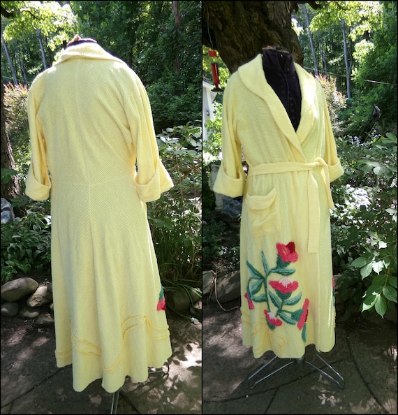 Vintage Ladies Chenille Robe, Original 1940s Old Holl… - Gem