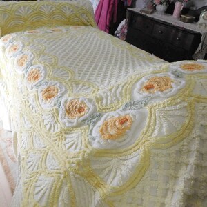 Cabbage Rose Vintage Chenille Bedspread, Plush Yellow Roses Lattice ...