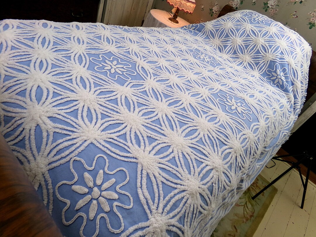 Vintage Chenille Bedspread Shabby Beach Cottage Blue & White Full Size ...