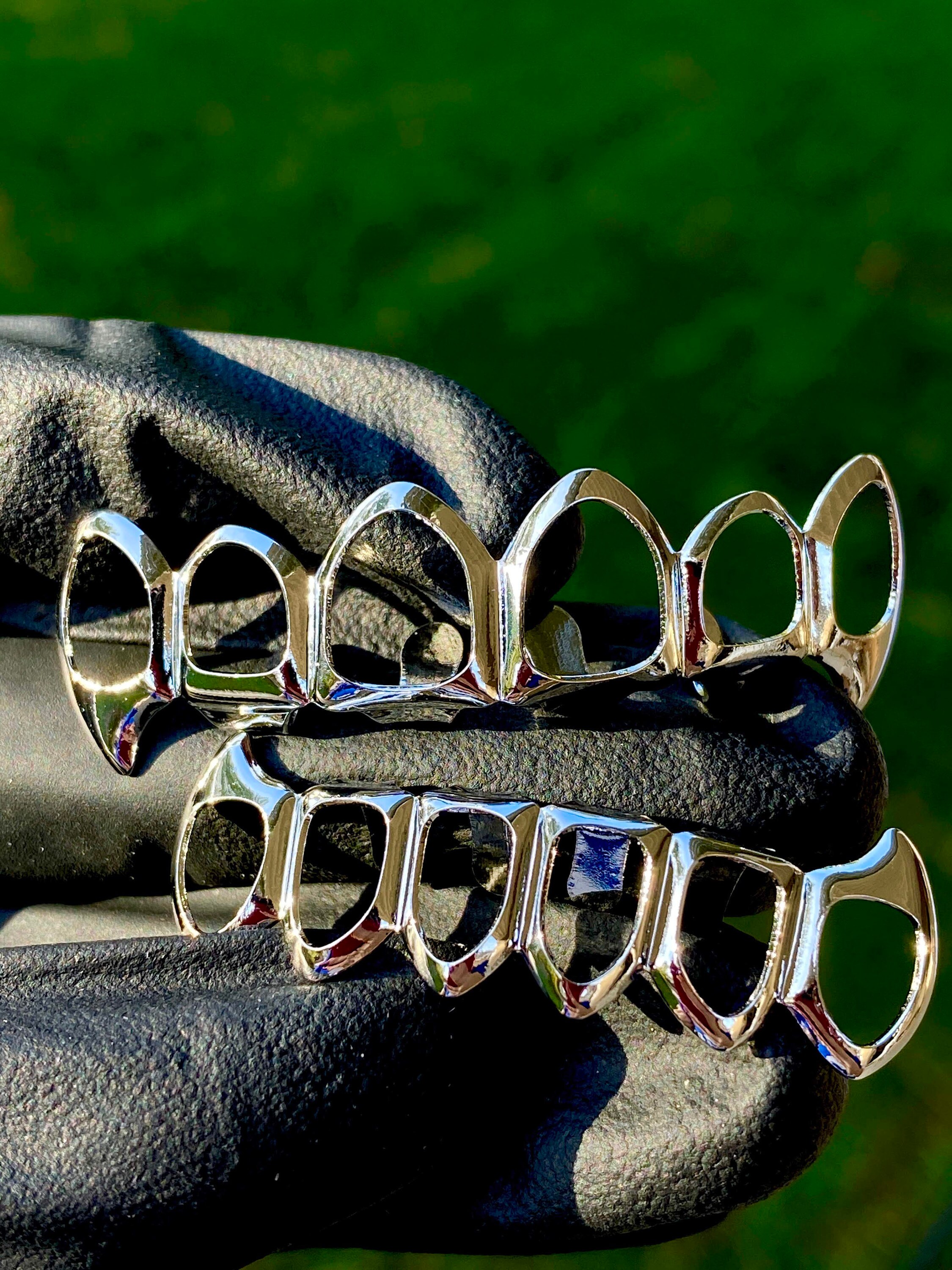 Top Fang Grillz