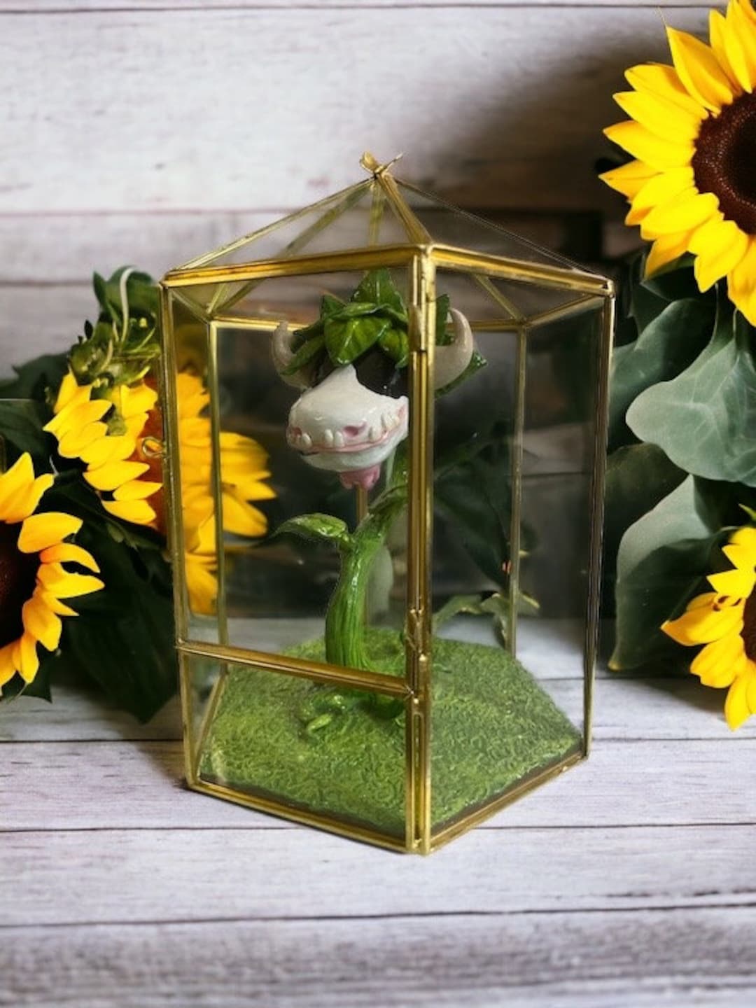 Sims 4 Cowplant Sculpture in Terrarium - Etsy