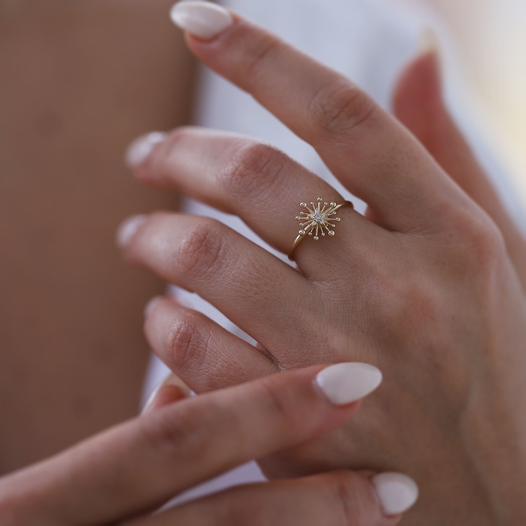 14K Gold Diamond Star Ring, Minimal Stackable Ring, Celestial Jewelry ...