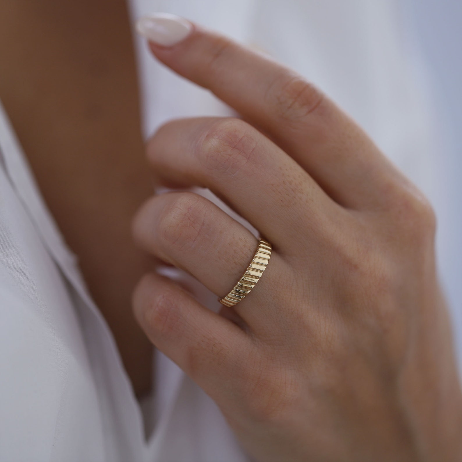Solid Gold Serrated Ring, 4mm Wedding Band, Solid 14K Gold, Lined Ring ...