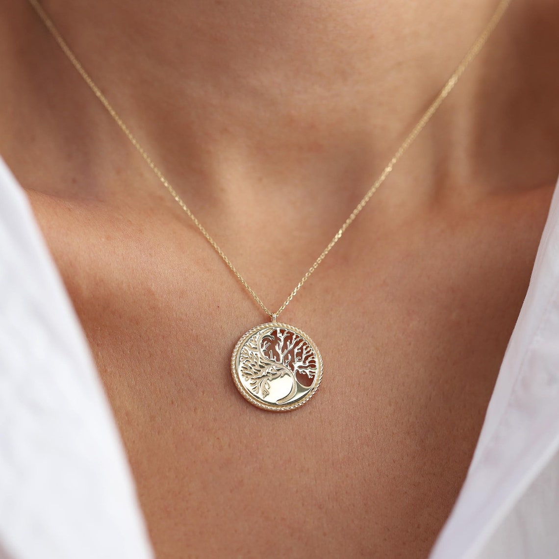 14K Gold Family Tree Medallion, 14k Gold Personalized Pendant ...