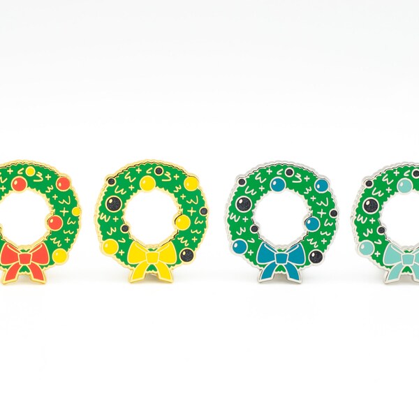 Christmas Wreath Pin - Etsy