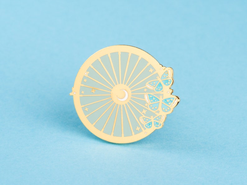 Carriage Wheel Enamel Pin - Etsy