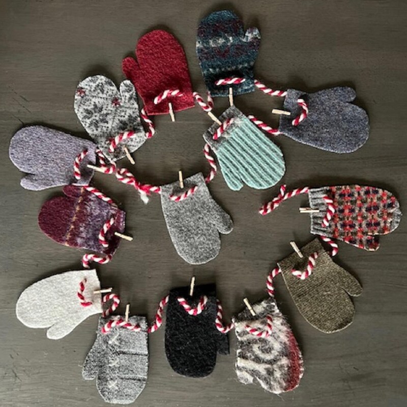 Mitten Garland - Etsy