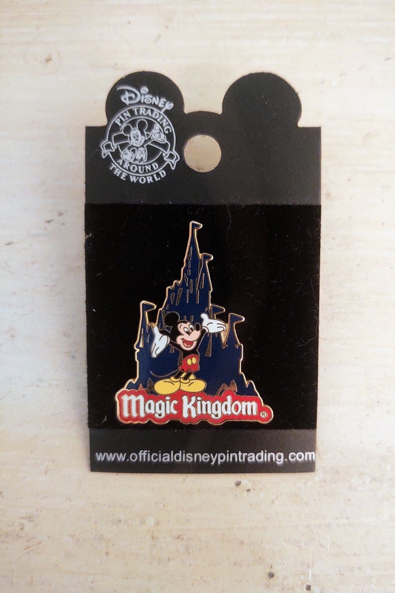 2003 Vintage Disney Magic Kingdom Pushback Pins/Butto… - Gem