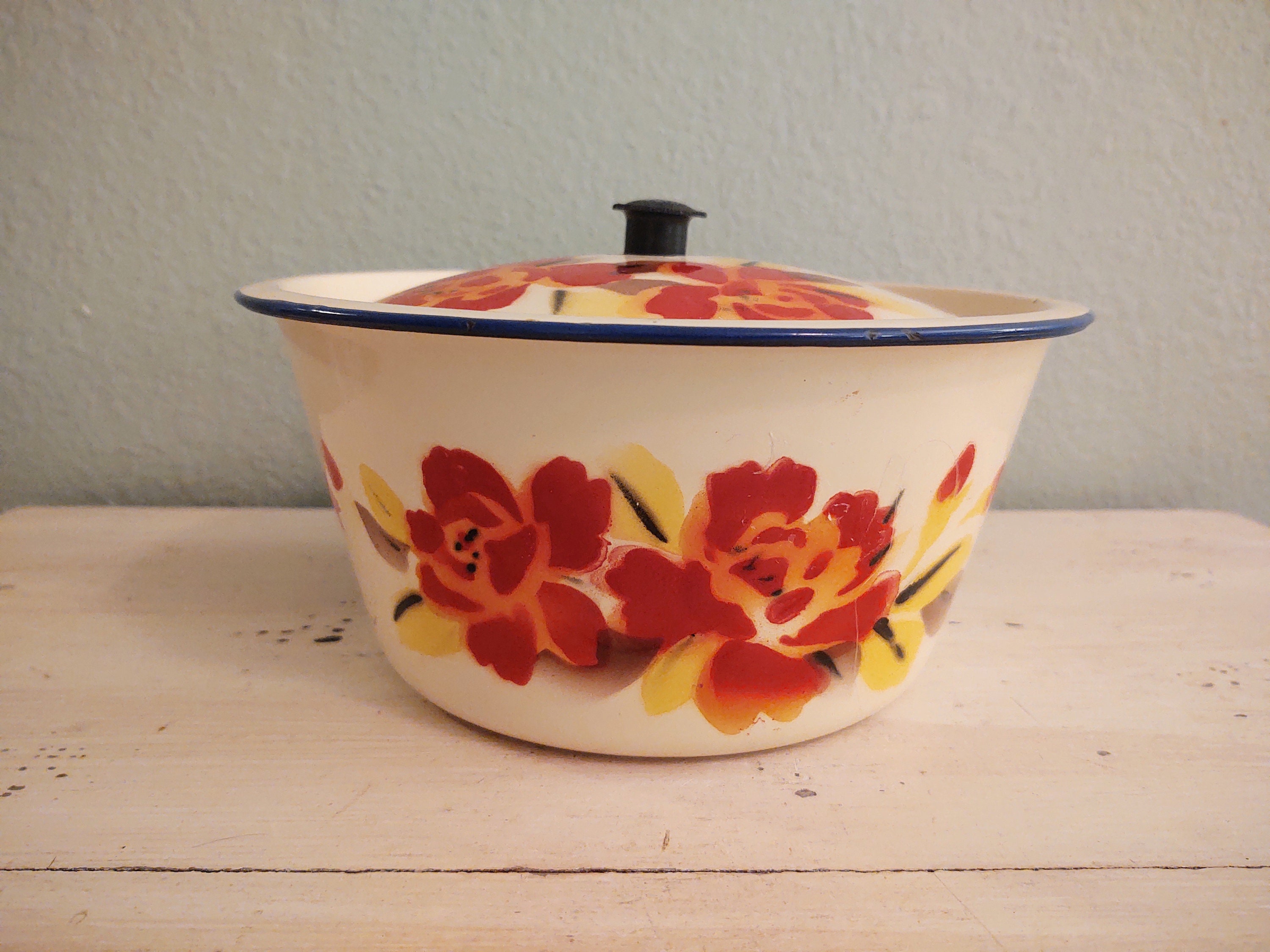 Vintage Floral Enamelware Lidded Bowl / Pot - Etsy