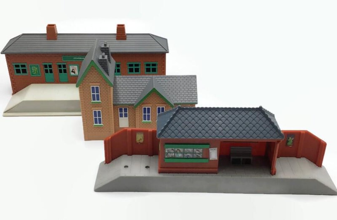 TOMY Trackmaster Thomas Station Platforms Elsbridge Maithwaite ...