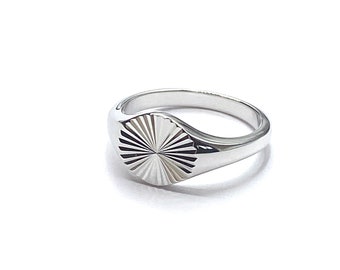 Sun Signet Ring - Etsy