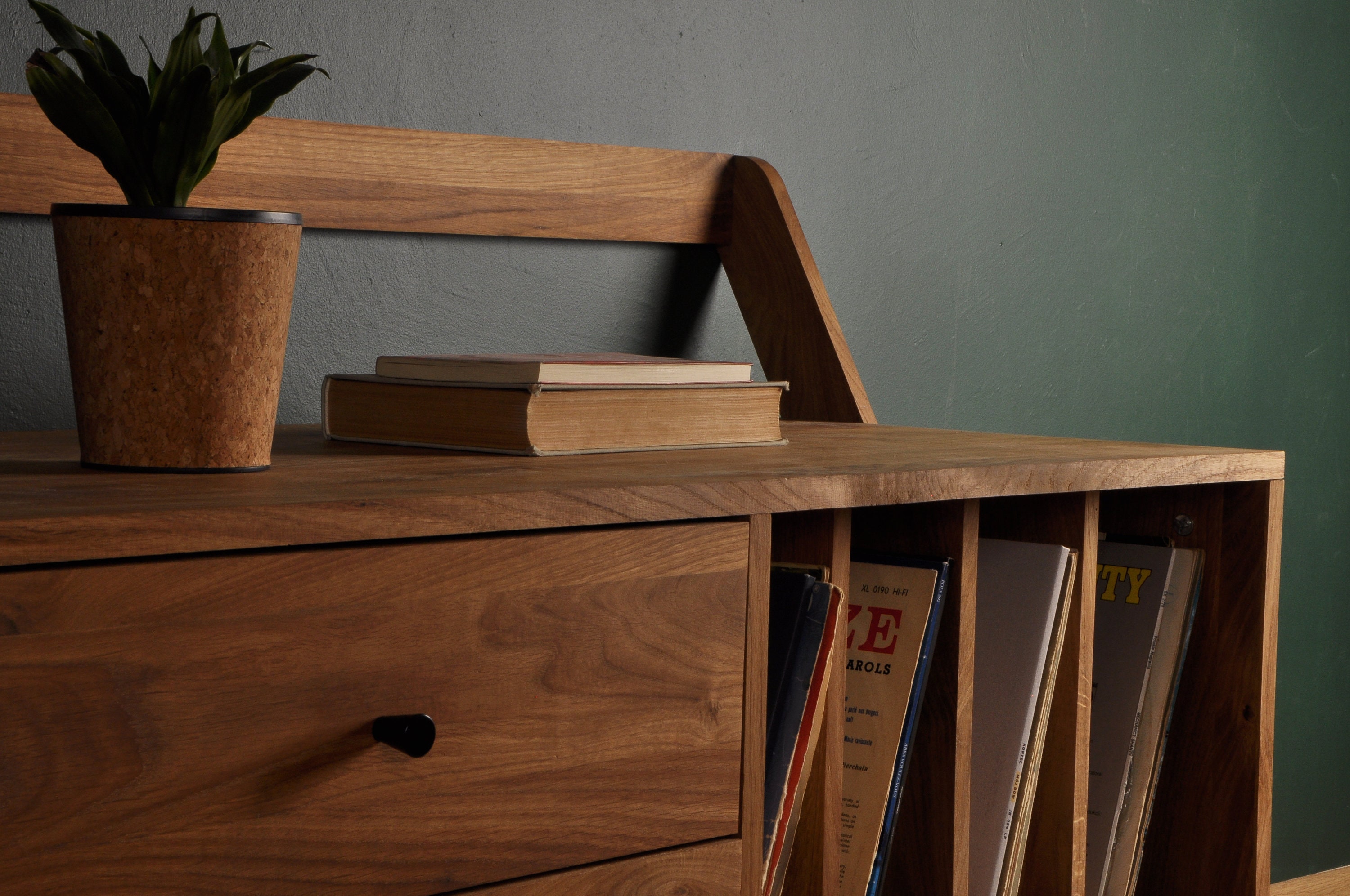 Turntable Cabinet, Ladder Turntable Cabinet, Ladder Ommode ,corbel ...