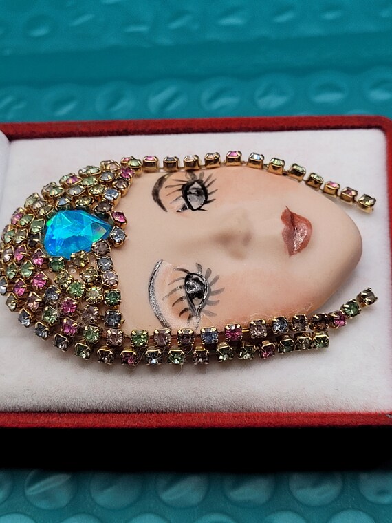 Handmade, Handpainted, Flapper Girl Face Brooch/ Pin - Gem