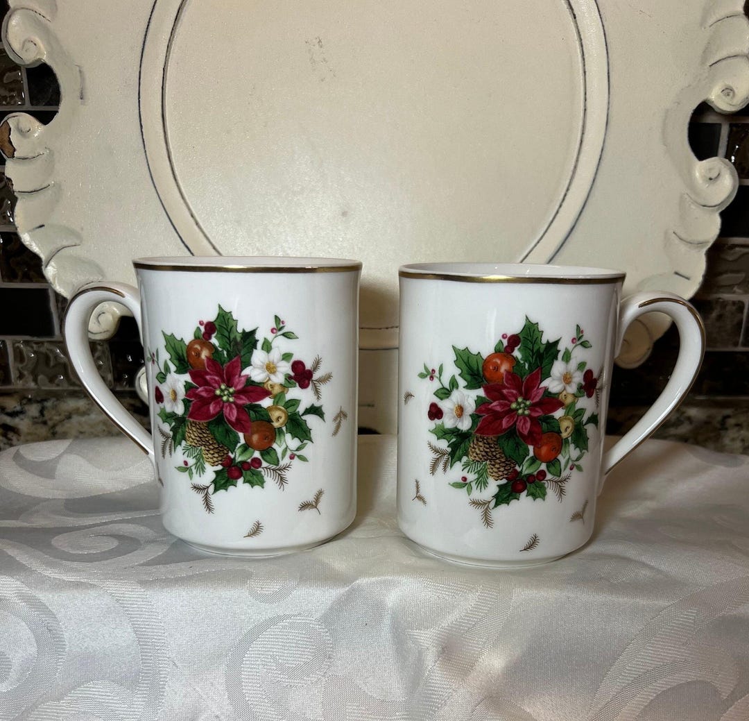 Vintage Mikasa Coffee Cups ~ Holiday Delight ~ Christmas Coffee Mugs by ...
