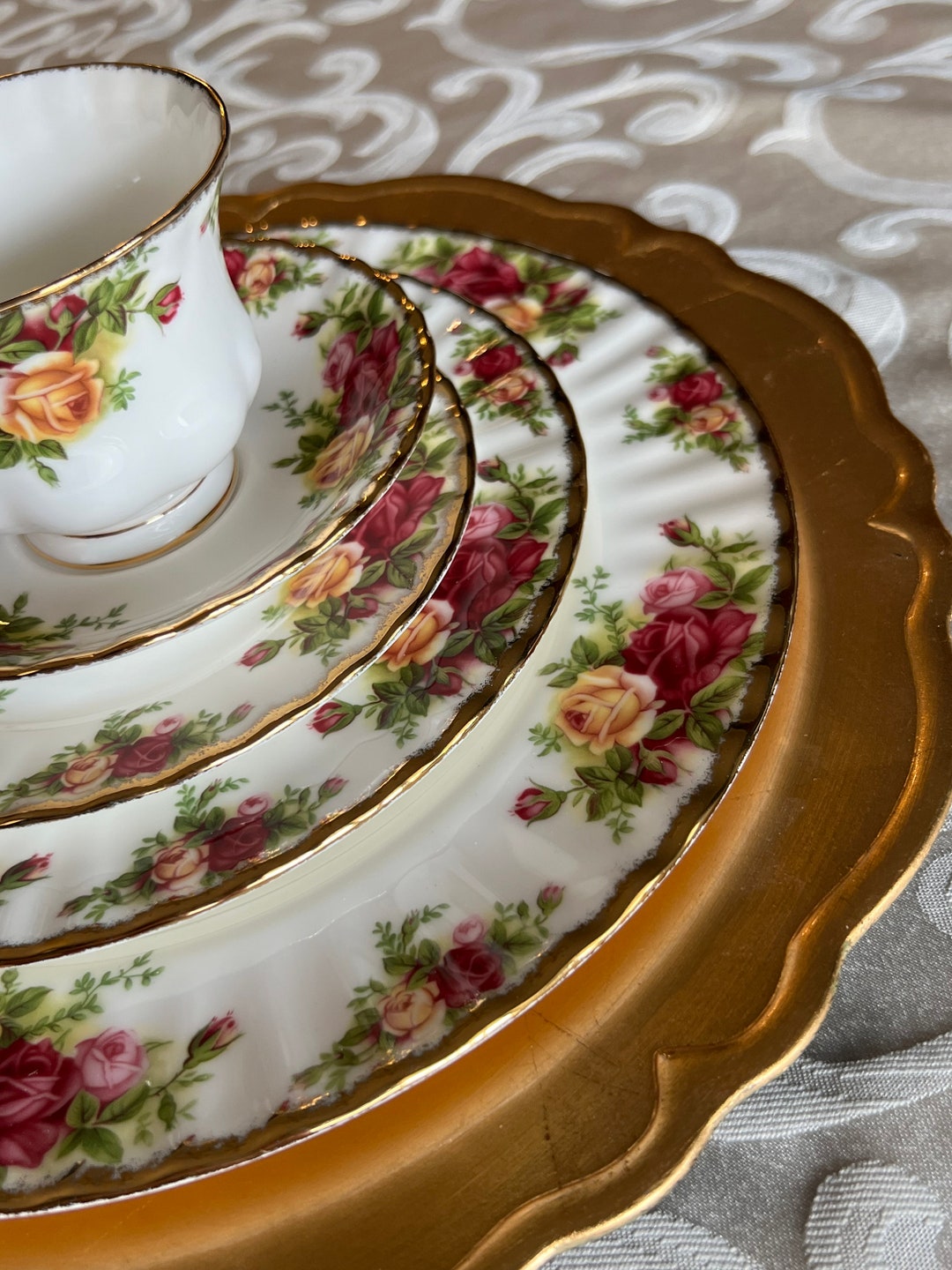 Old Country Roses Dinner Plates ~ Royal Albert Old Country Roses ...