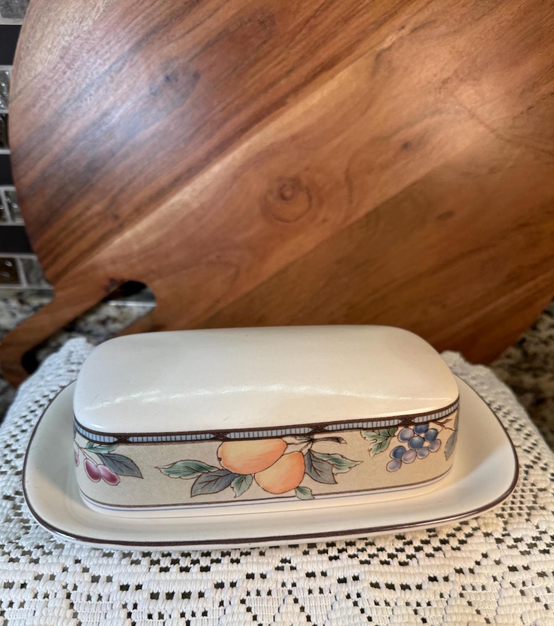 Mikasa GARDEN HARVEST 1/4 Lb Covered Butter Dish ~ Mikasa Intaglio ...