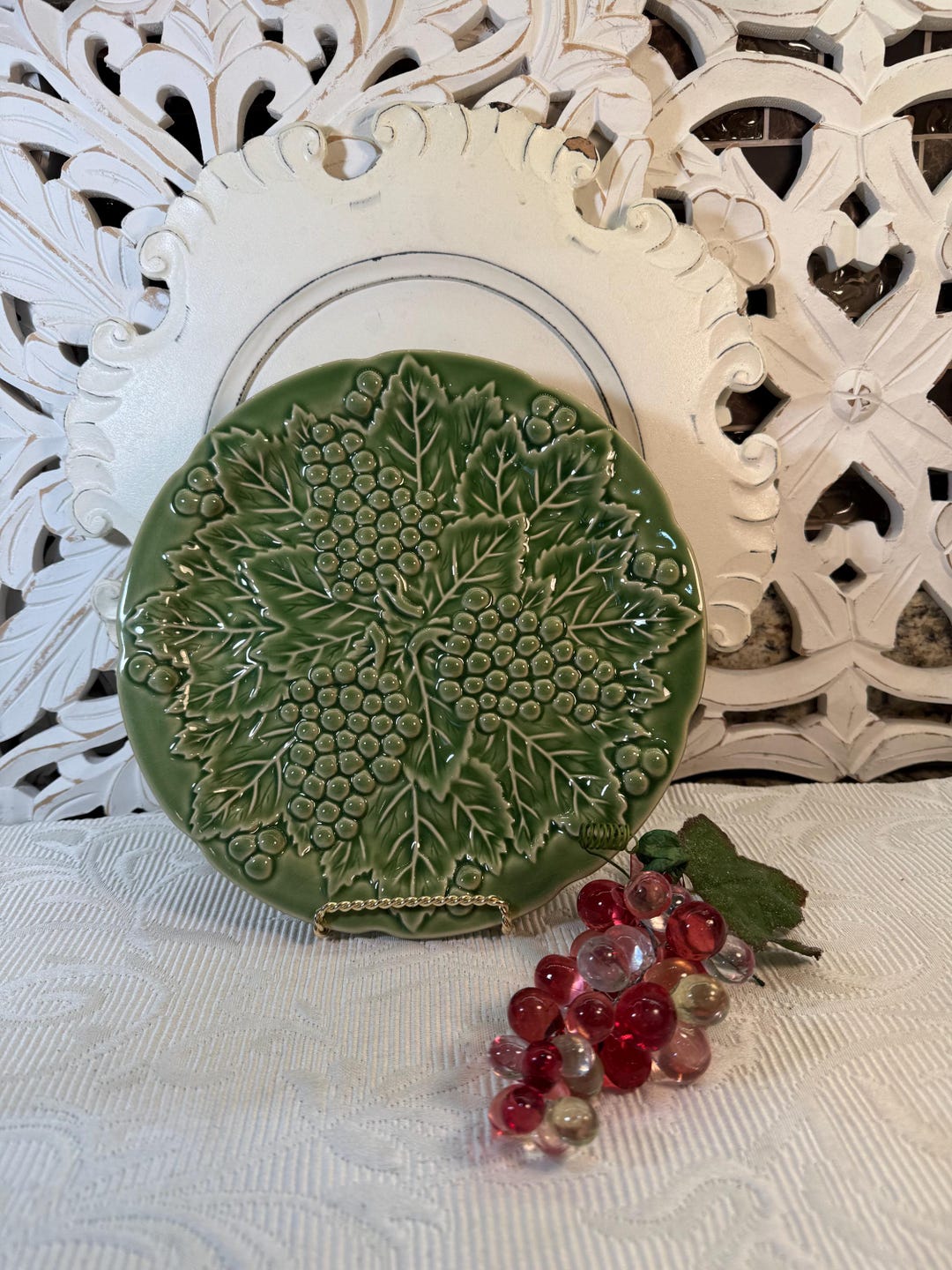 Majolica Serving Plate, Grapes Embossed Pattern Plate 9.5" ~ Green ...