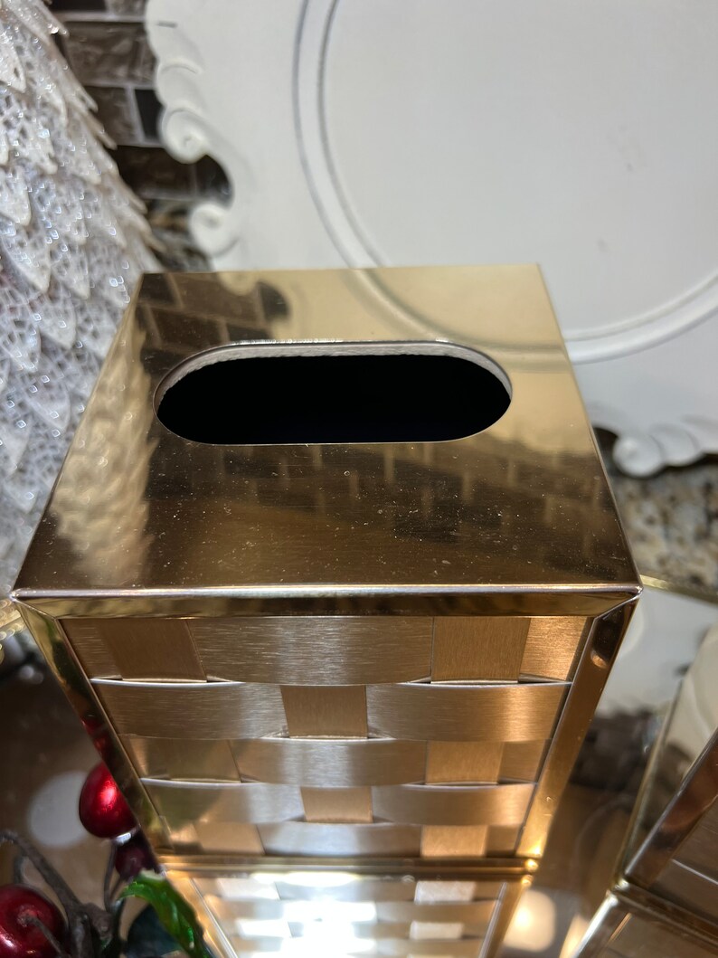 Vintage Stylebuilt Basketweave Pattern Hollywood Glam Tissue Holder ...
