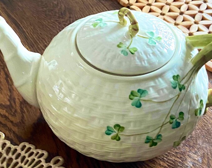 Vintage Belleek ireland SHAMROCK Tea Pot & Lid Irish Pottery, Shamrock ...