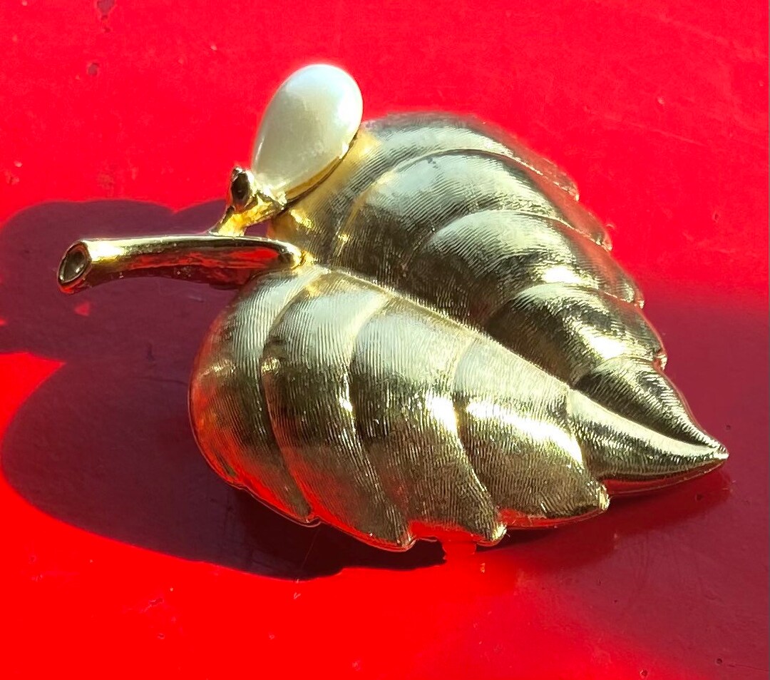 Vintage Avon Perfume Gold Toned Avon Perfume Locket Pin, Classic ...