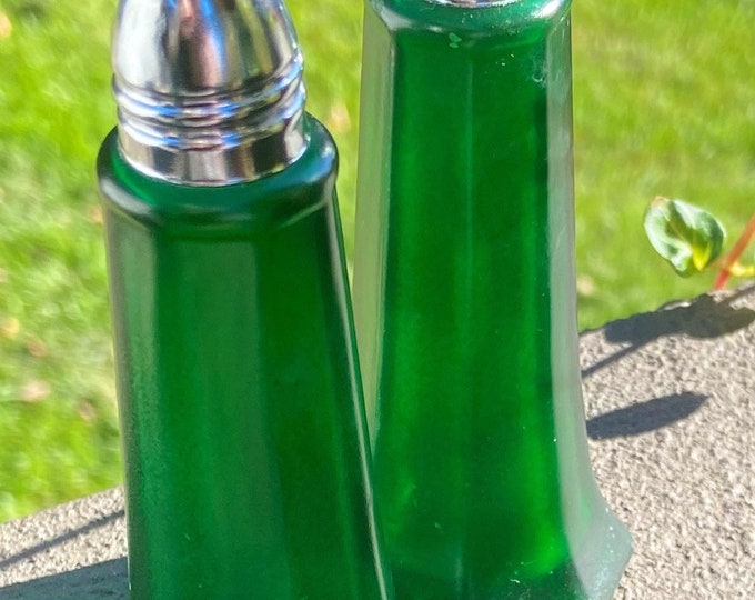 Vintage Emerald Green Heavy Glass Salt/ Pepper Shakers, Emerald Gem ...