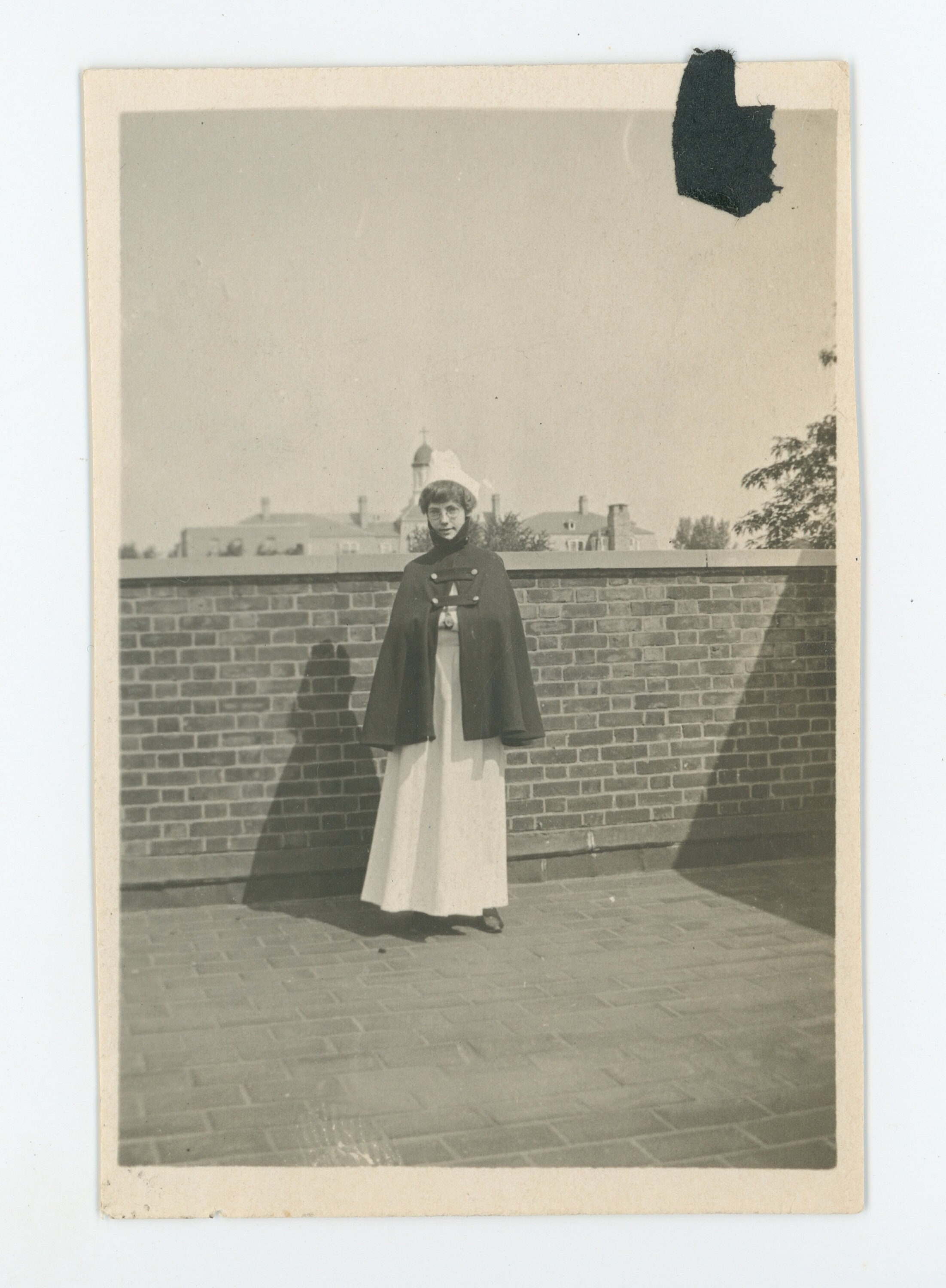 NUN Takes a Pose : 1930's 1940's Snapshot Vernacular Photography Photo ...