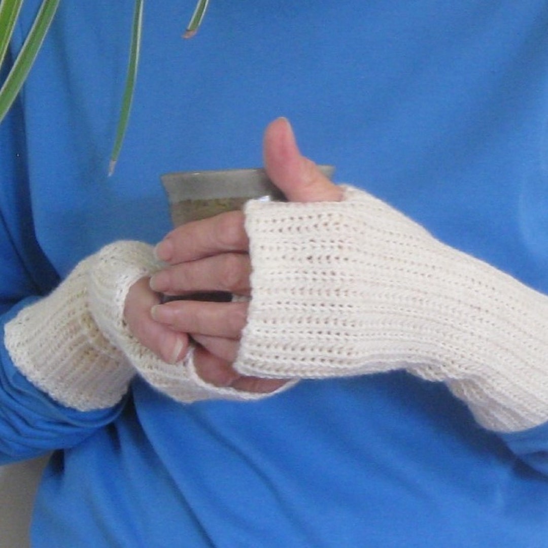 Lightweight Fingerless Gloves PATTERN - Etsy