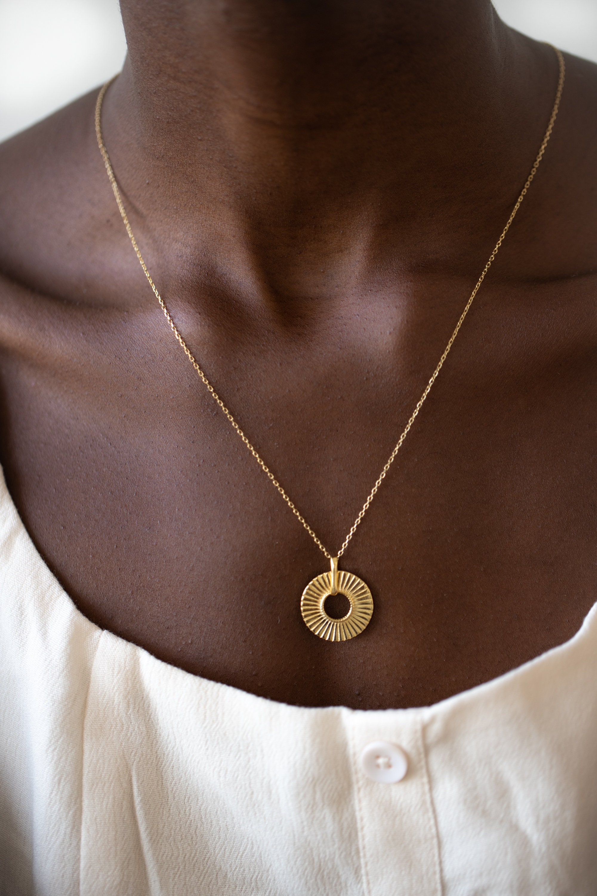 Spinning Beam Necklace Ribbed Radial Dial Wheel Circle - Etsy