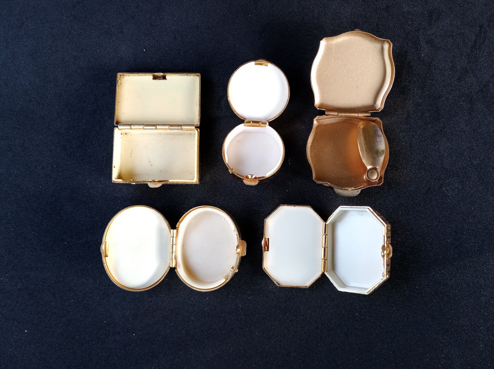 Vintage Metal and Resin or Enamel Pill or Snuff Box Ashtray. Cameo With ...