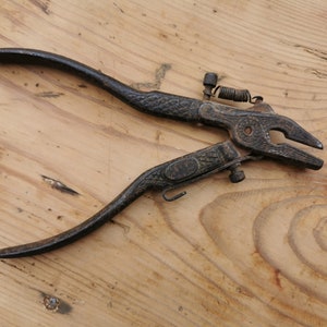 Saw Tooth Setter, Old Setting Tool, Hand Saw Pliers - Etsy