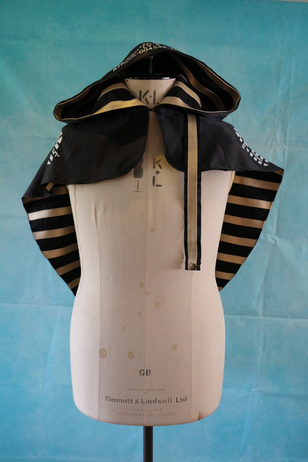 Higgs, Death Stranding, Cape With Vinyl Print and Leather Traps ...