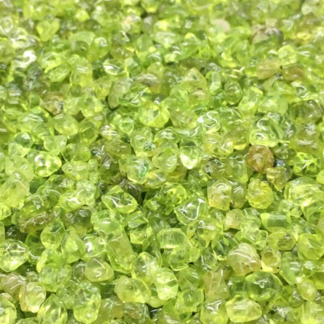 100g of Natural Green Peridot Chips - Mini Tumbled Green Peridot Stones ...