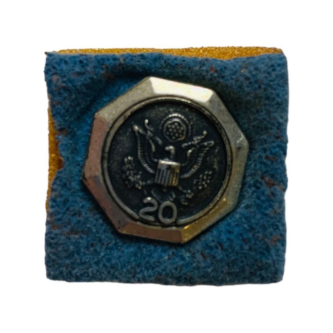 Vintage US Military Service 20 Year Lapel Pin Silvertone Eagel in Case ...