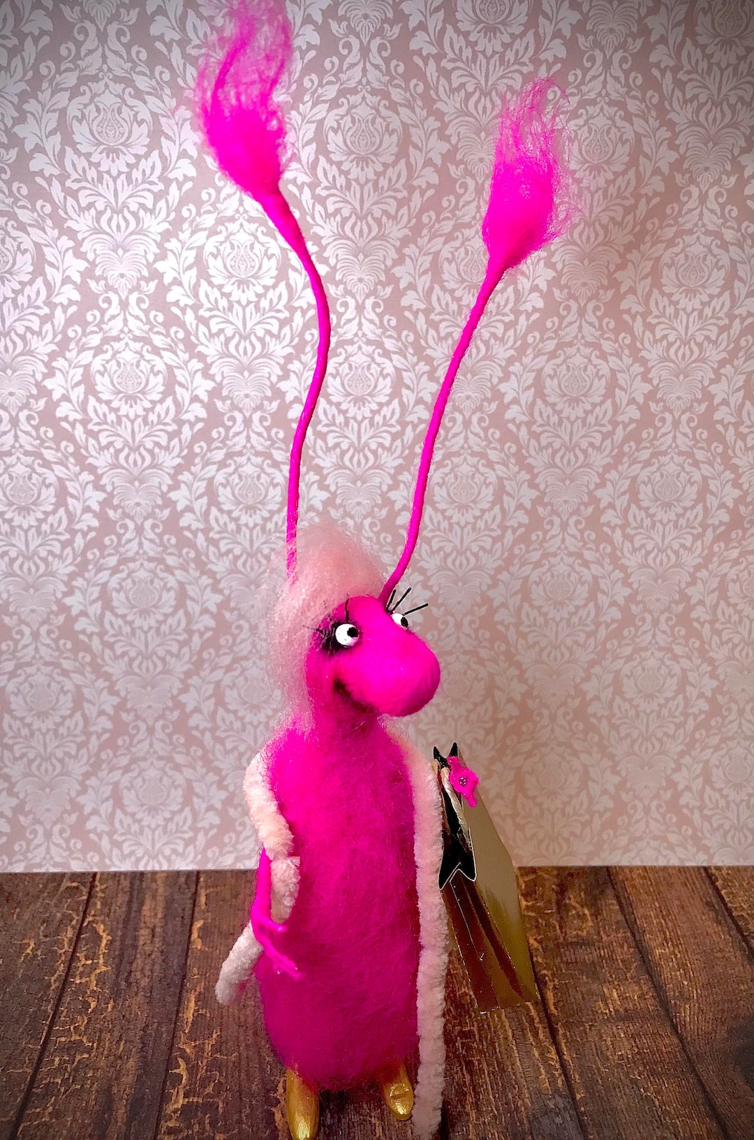 Lady Cockroach Shopping , Cockroach Barbie , Interior Toy , Needle ...