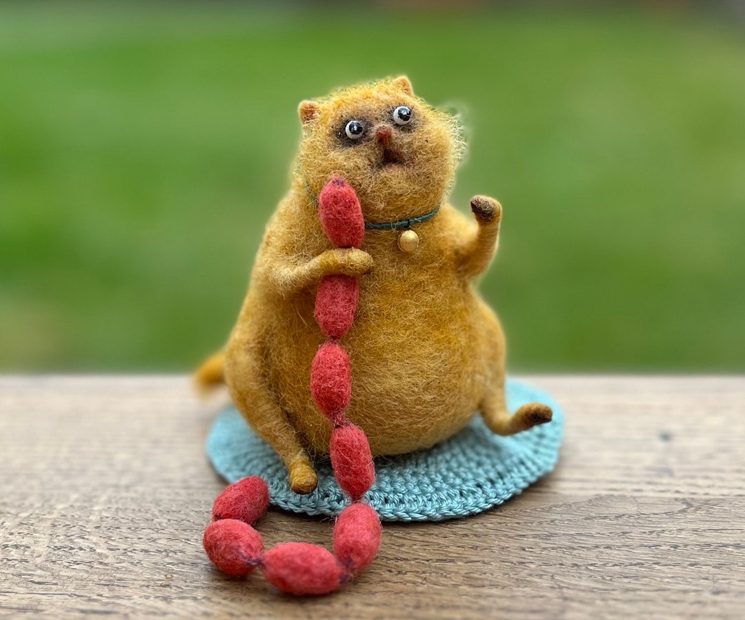 Chip the Cat Loves to Eat Delicious Food , Woolen Toy , Gift , Interior ...