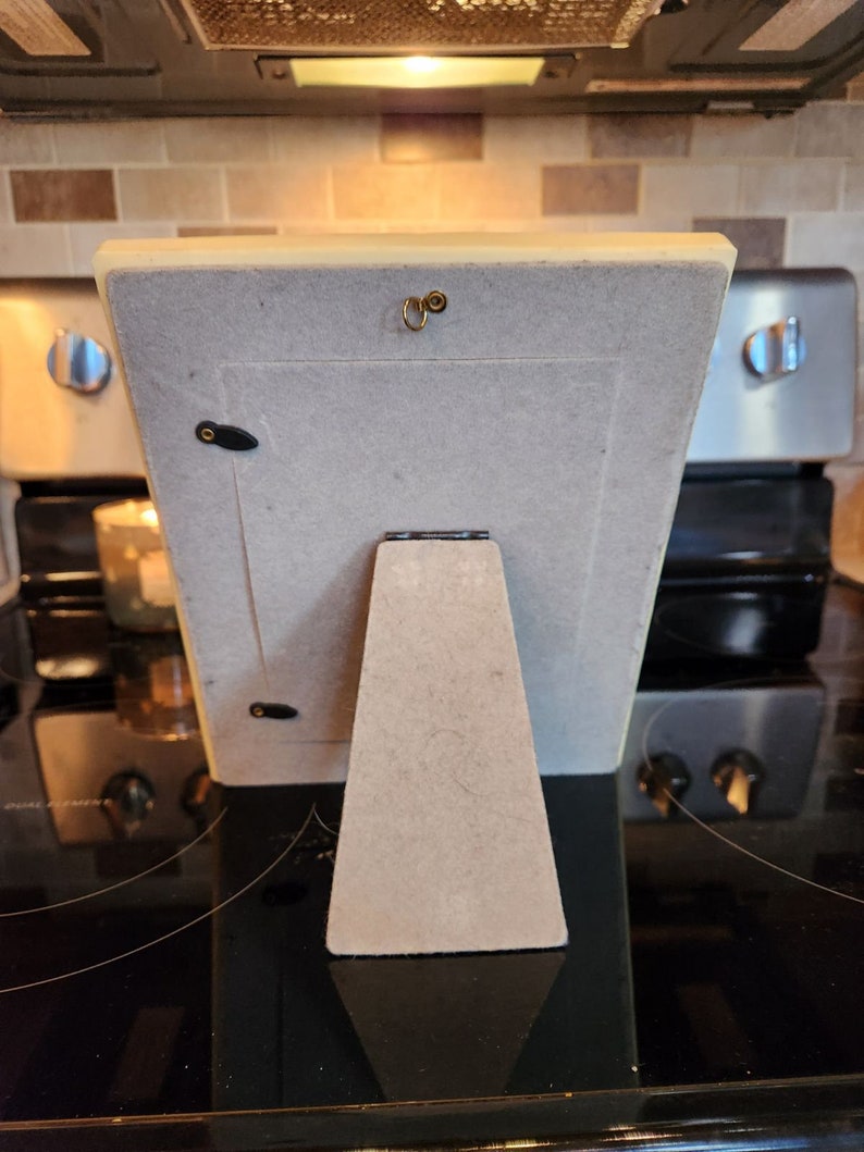 Solid, Heavy 8 X 10 Picture Frame With Frogs - Etsy